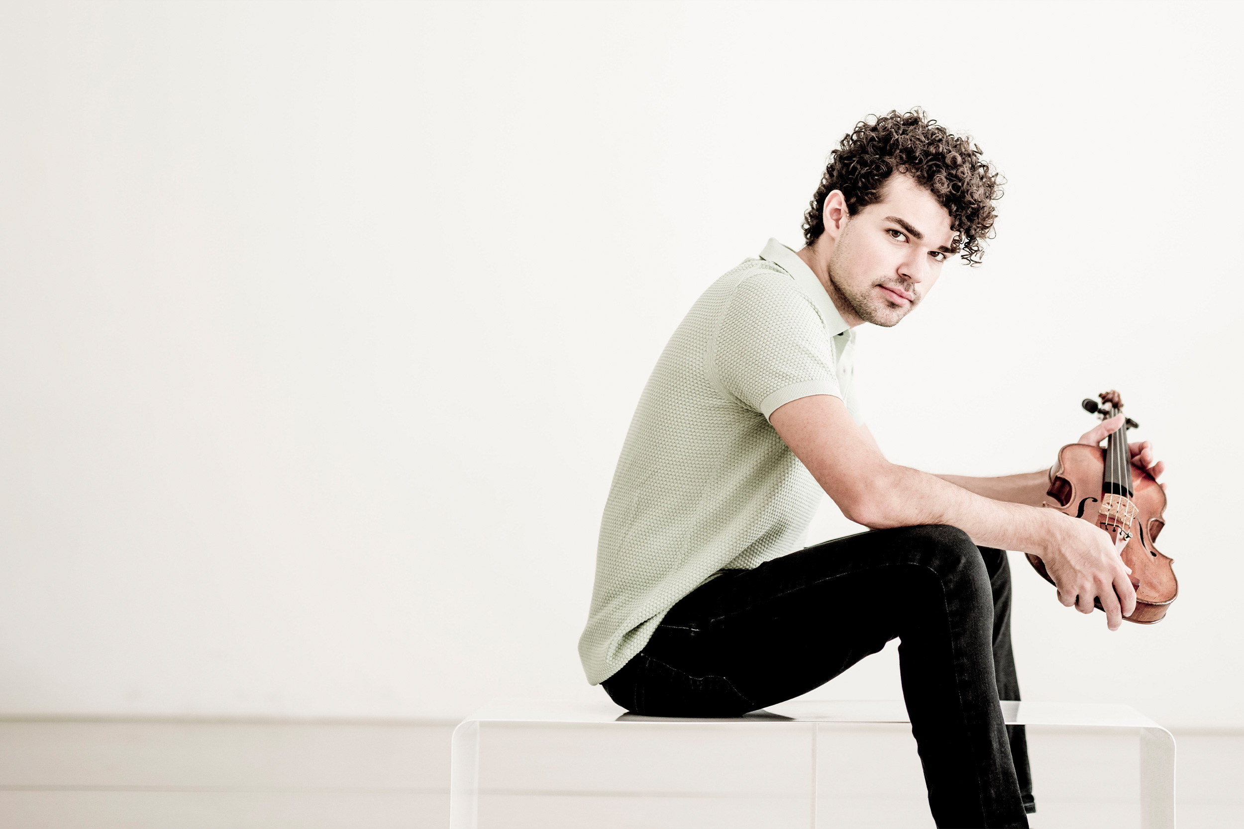 Press kit - Simon Luethy